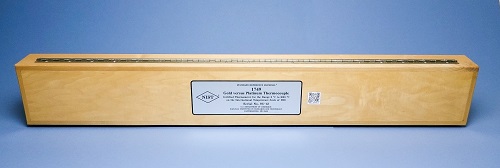 Gold versus Platinum Thermocouple