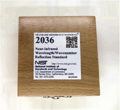 Near-Infrared Wavelength/Wavenumber Reflection Standard